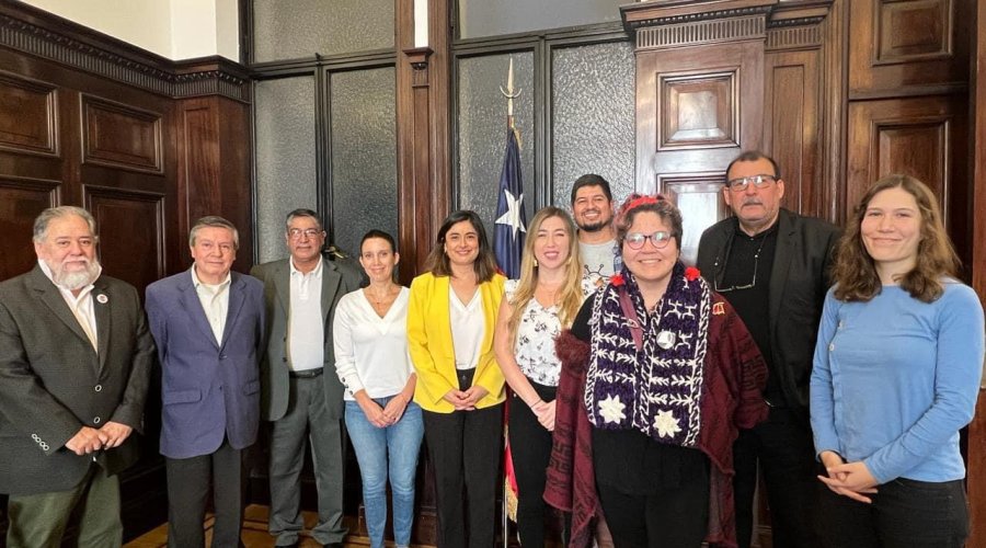 Buenos Aires: Cónsul se reúne con agrupaciones de chilenos | Consulado ...